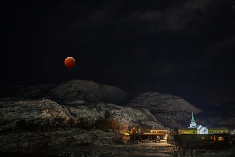 Moon will turn blood red soon — best viewing times & locations for 2026 ...
