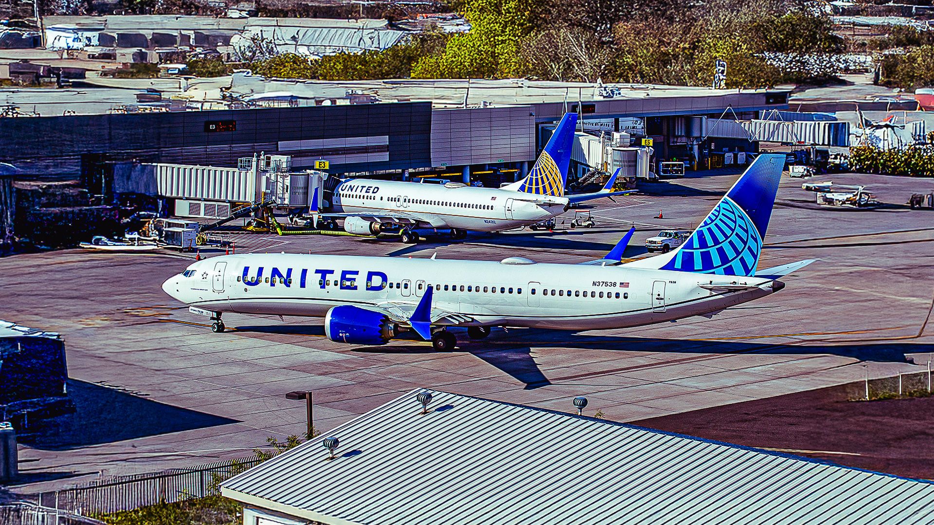 World’s largest airline: United proves scale & reliability can mix