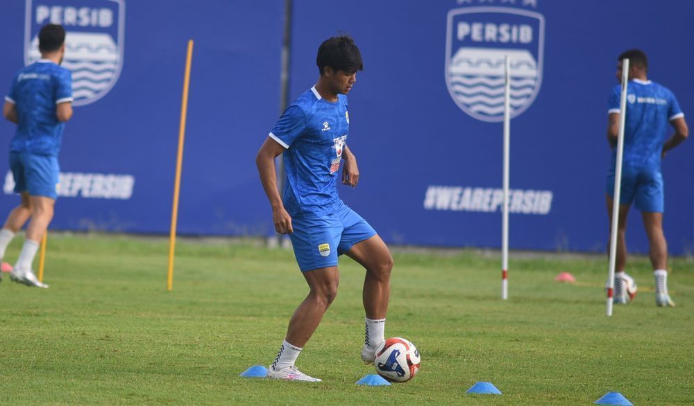 Minim menit bermain, Nazriel Alfaro tetap siap bantu Persib Bandung ...