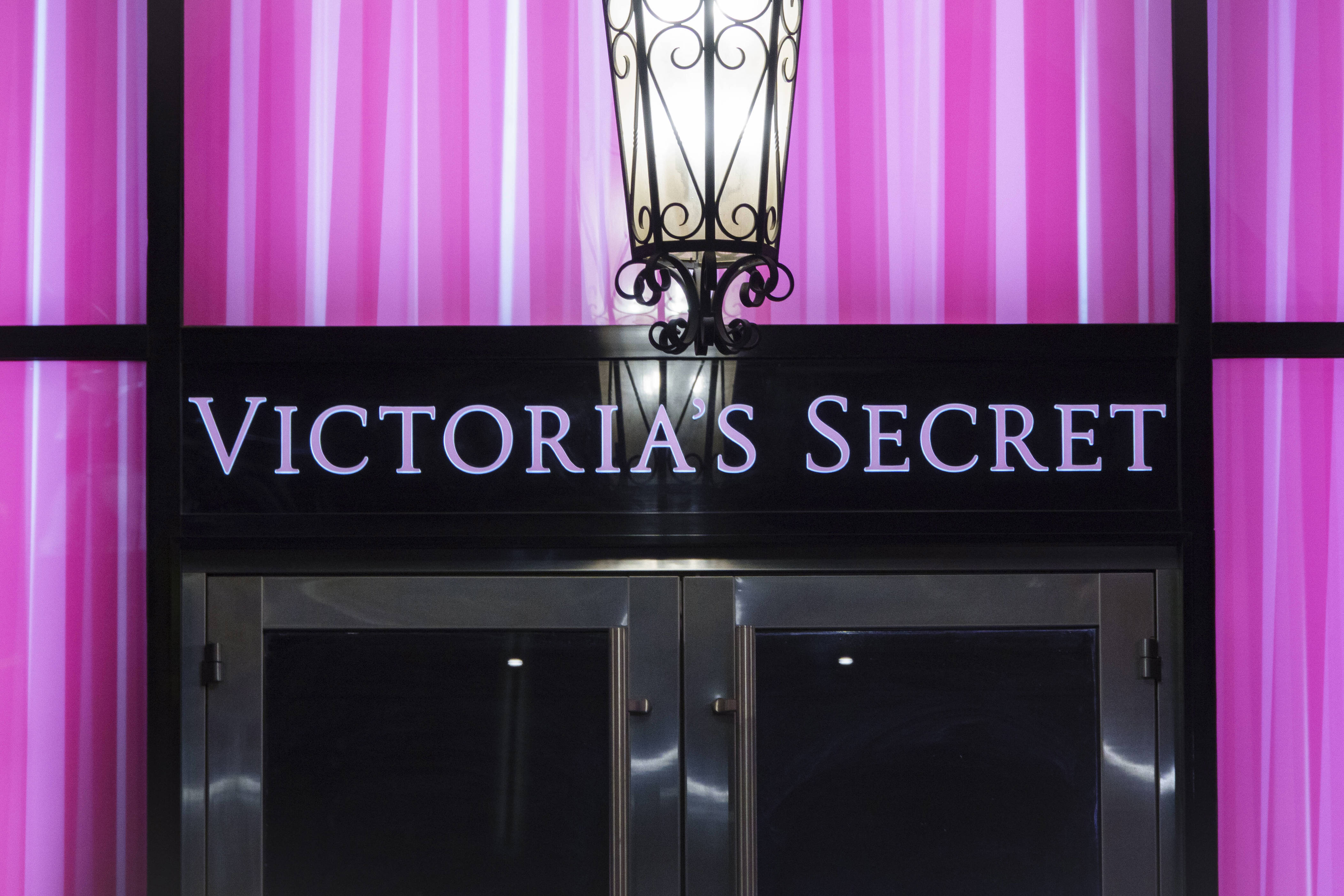7 romantic Victoria's Secret gifts she'll love this Valentine's Day 2026