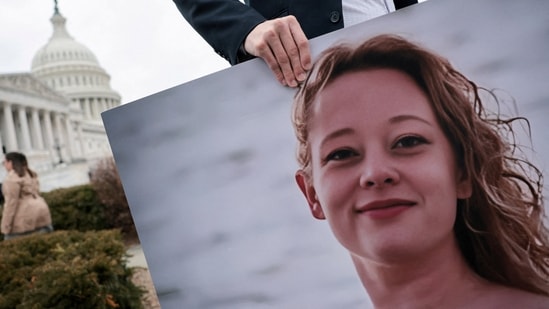 Renee Good 'still had a pulse' after being shot by ICE agent, reveals ...