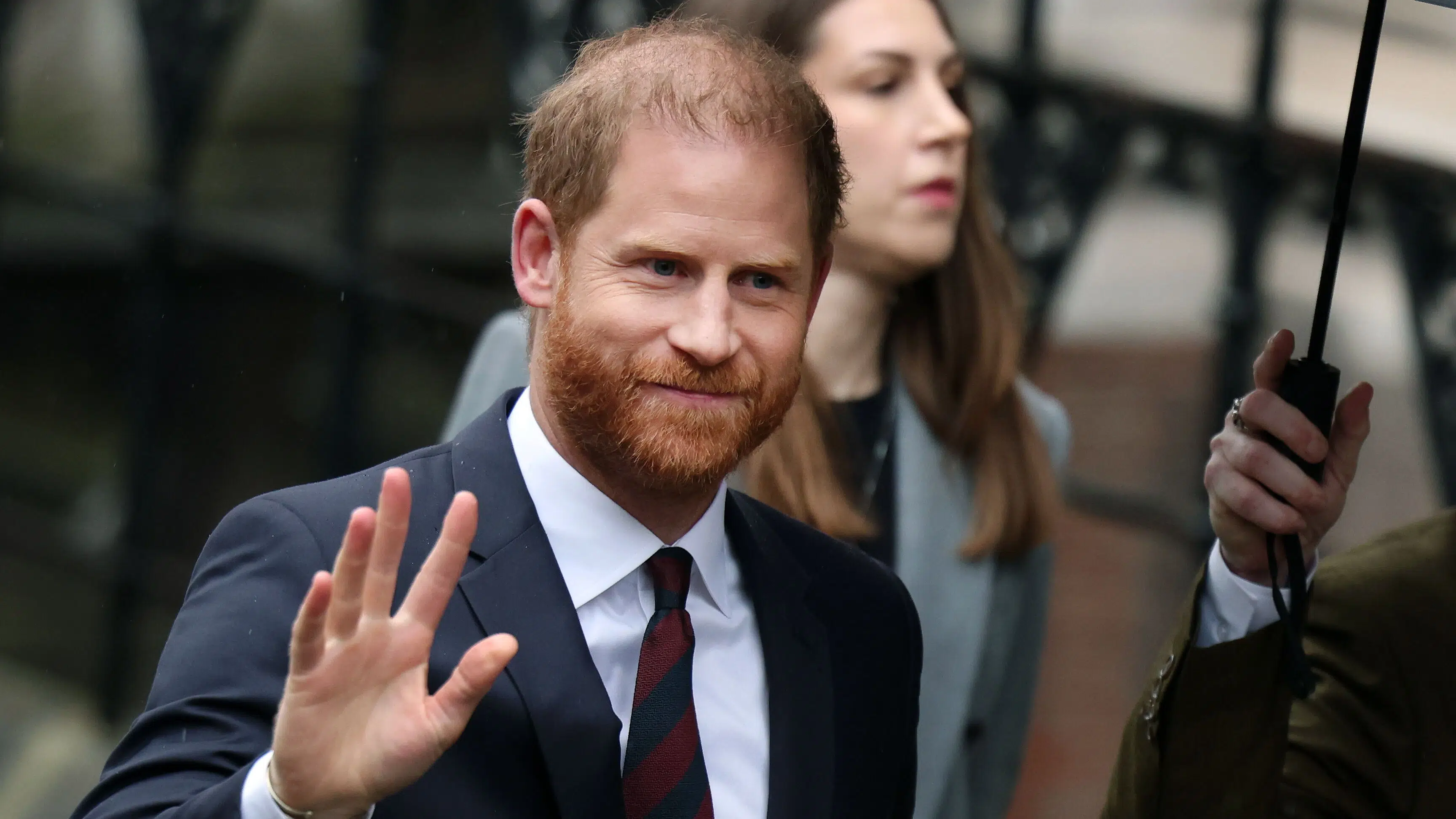 Prins Harry ankommer til retten: "Han har forberedt sig i tre år"