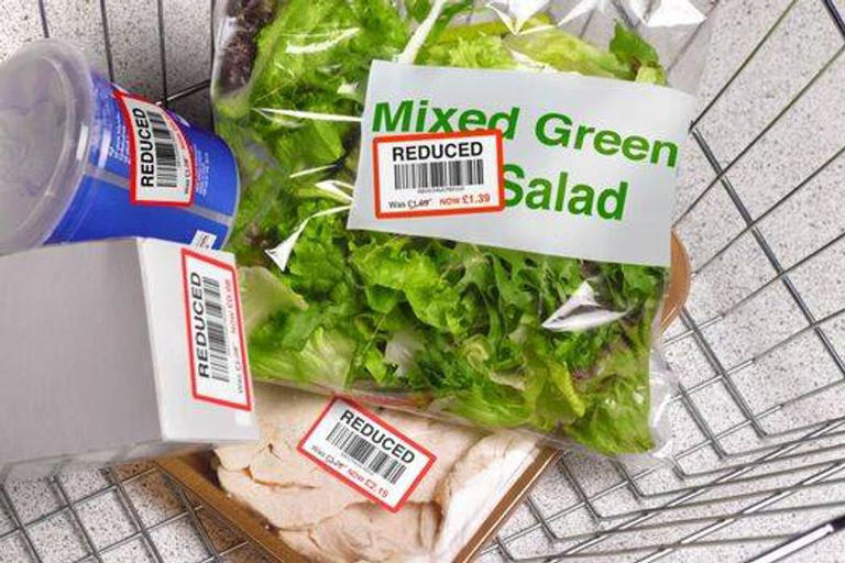 Full list of supermarket yellow sticker discount times — including ...