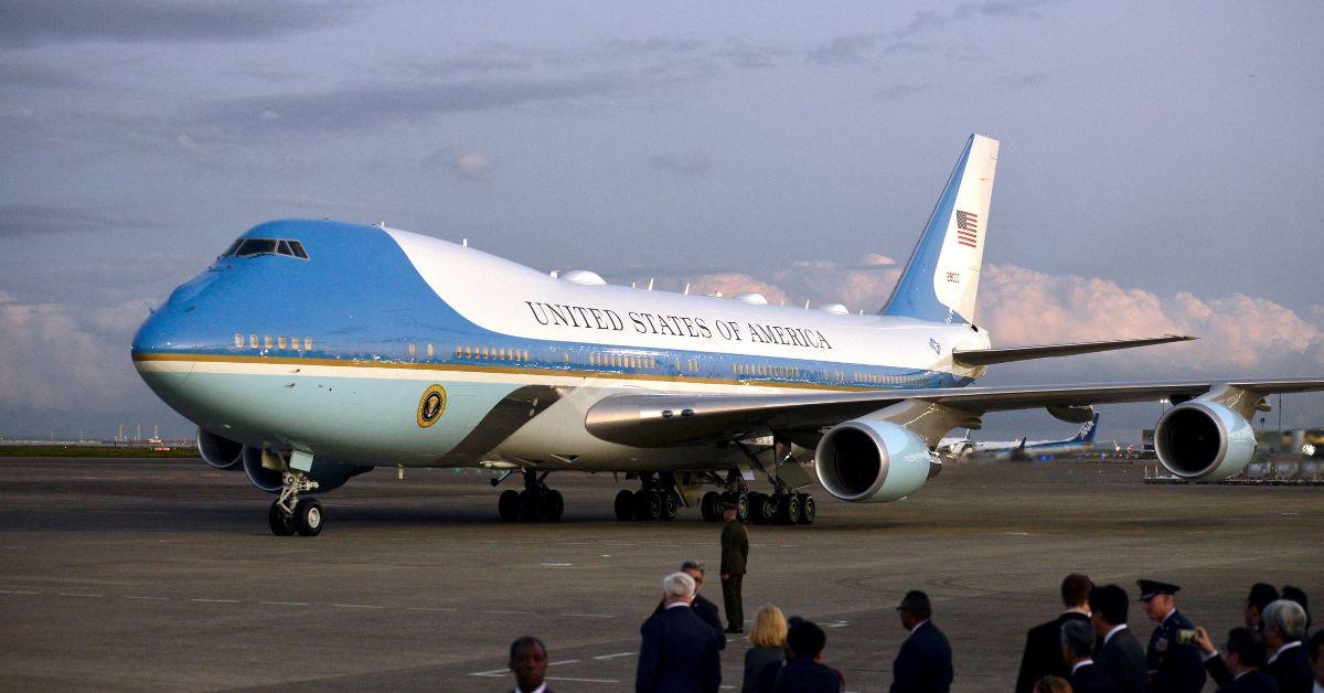 Air Force One's electrical problems have some waiting for the new Air ...