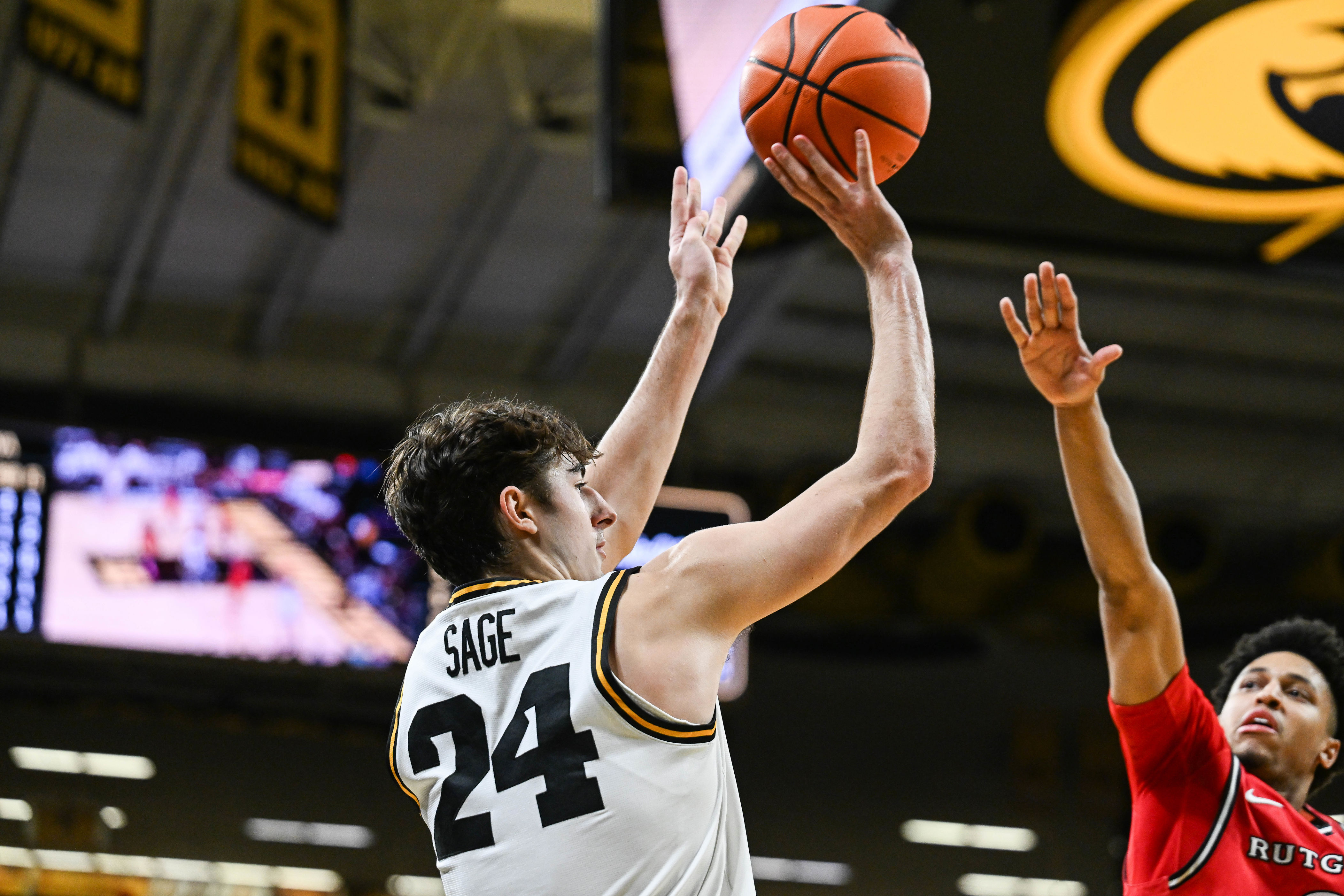 ESPN bracketology sets up potential Duke matchup for Iowa basketball