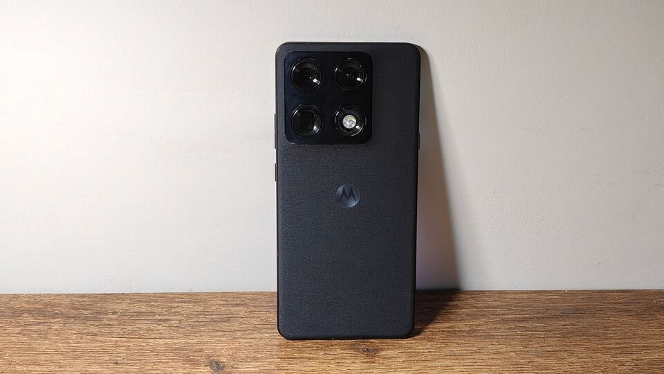 Motorola Signature first impressions: A sleek new flagship with big ...