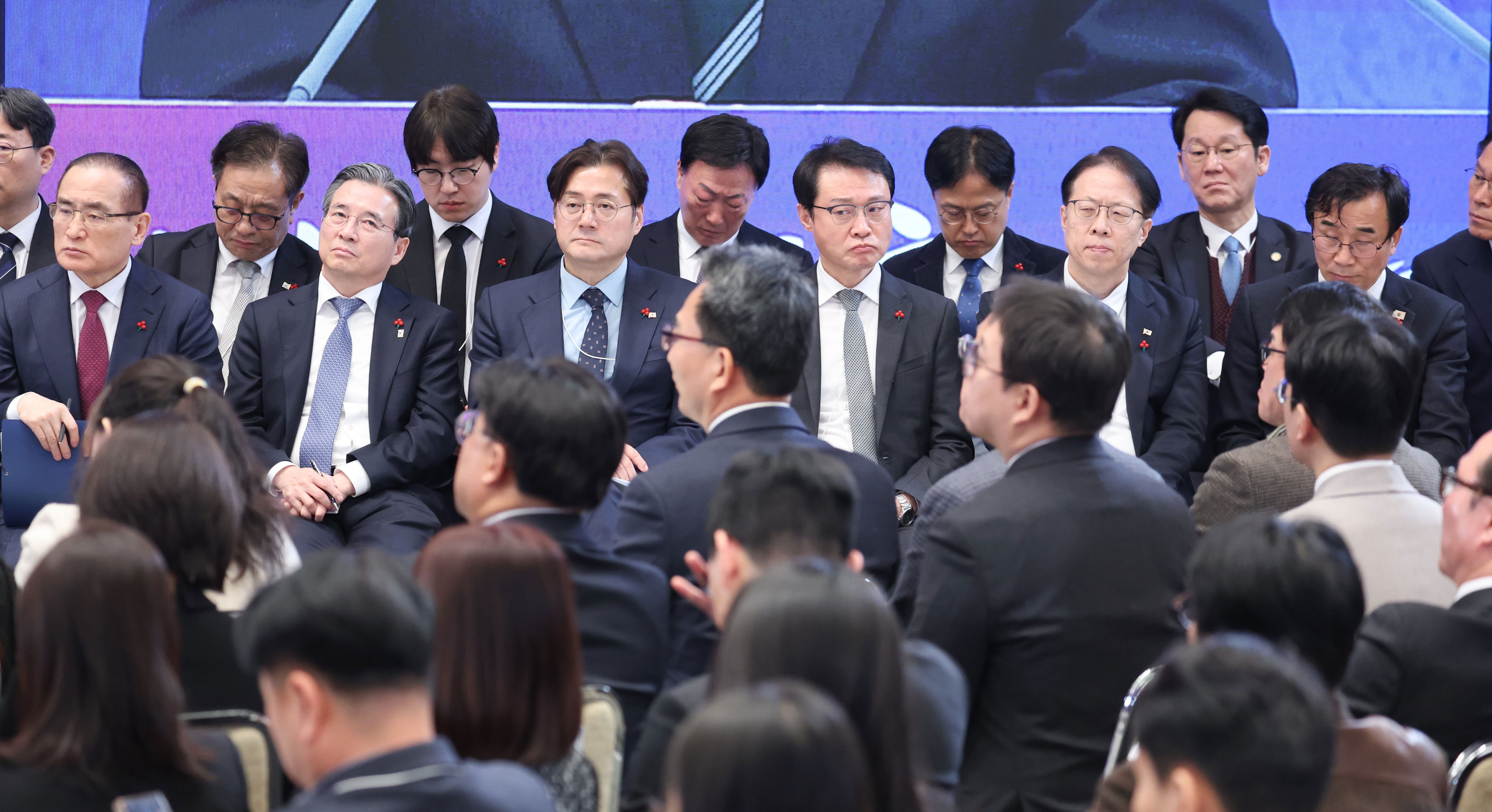 President Lee Jae-myung predicts exchange rate drop to 1,400 won