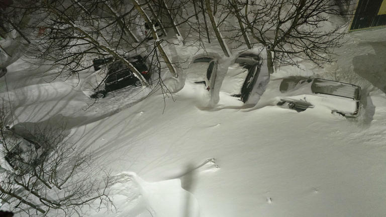 Massive snowfall blankets parts of Russia. See photos.
