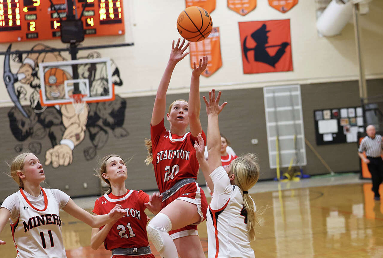 Tuesday girls basketball: Cavies upset Miners in Macoupin semifinals