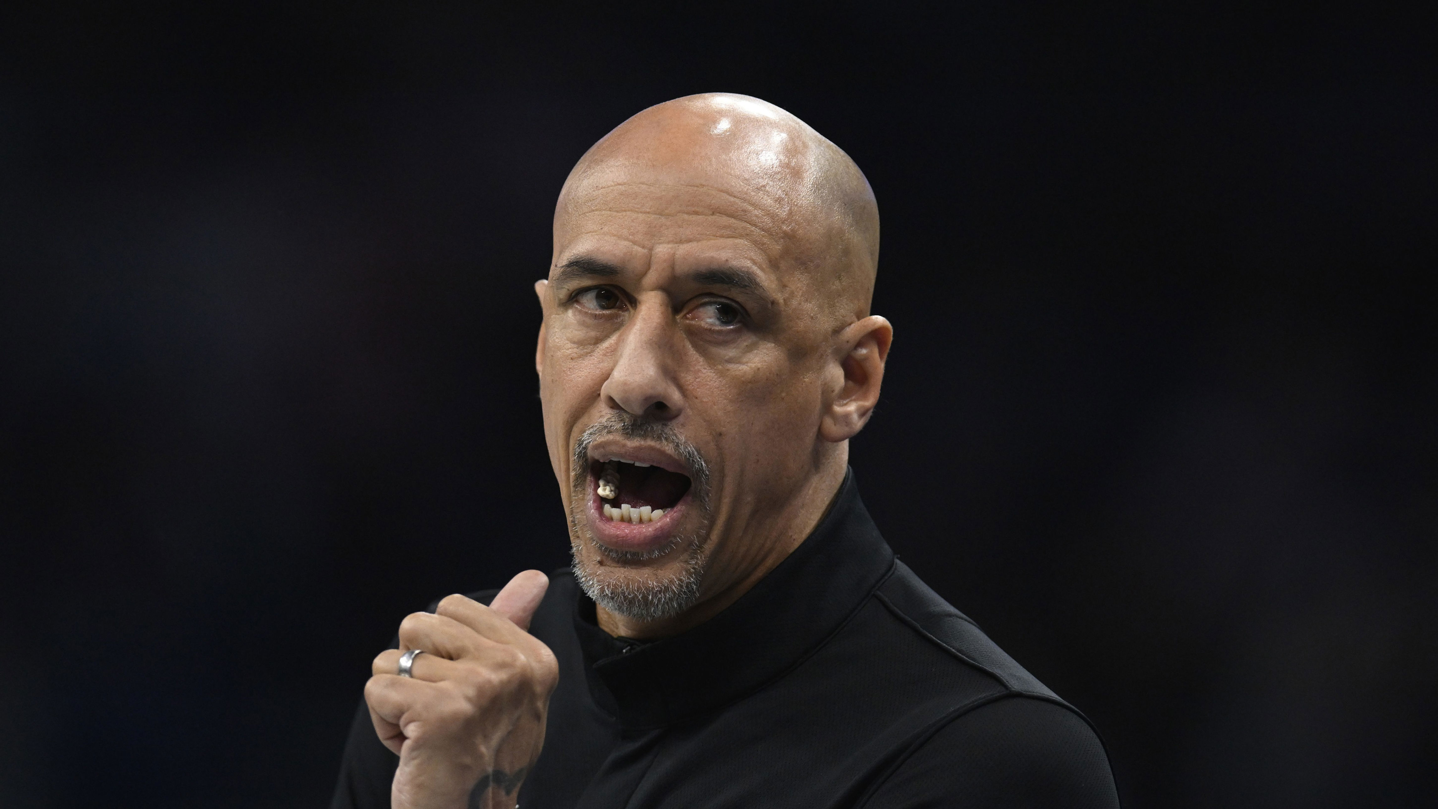 Kings coach Doug Christie calls out Zach LaVine