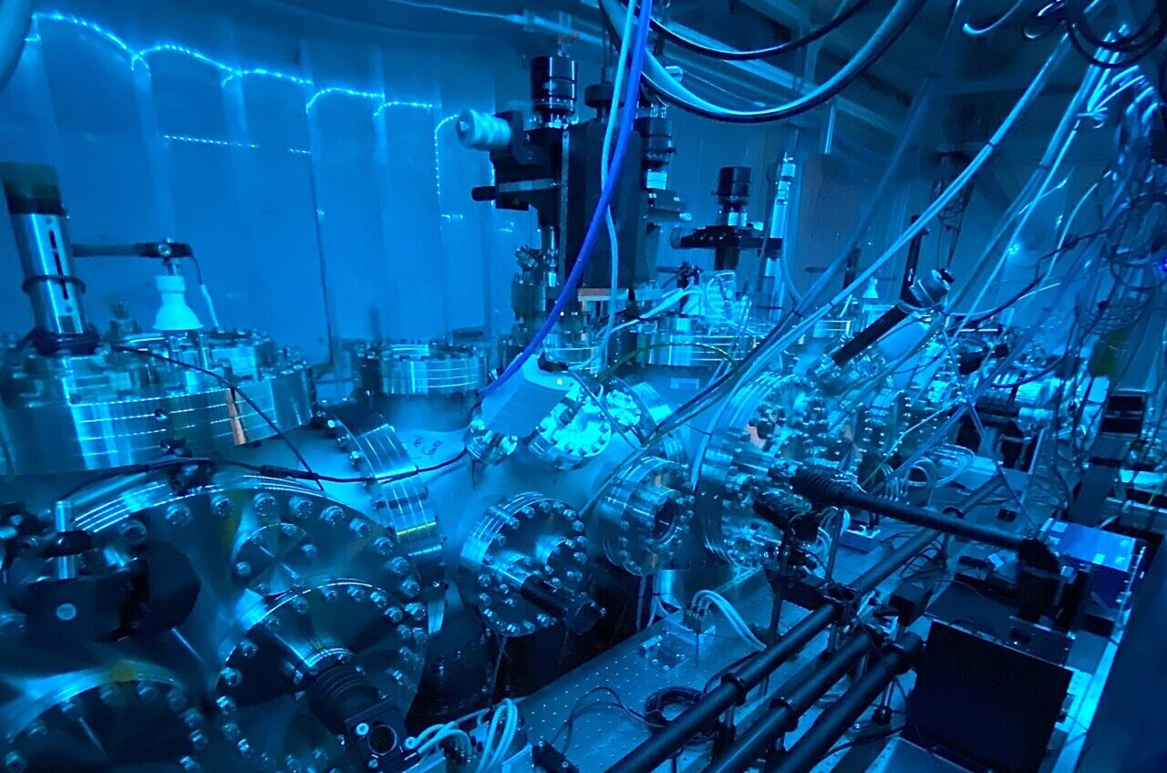 Metal clumps in a quantum state: Physicists place thousands of sodium ...