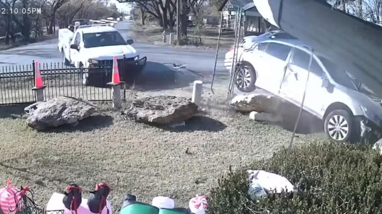 Twin brothers accused of 'revenge killing' after two murder scenes ...