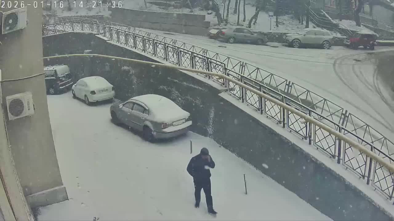 Two crashes occur within minutes on the same street in Yalta, Russia