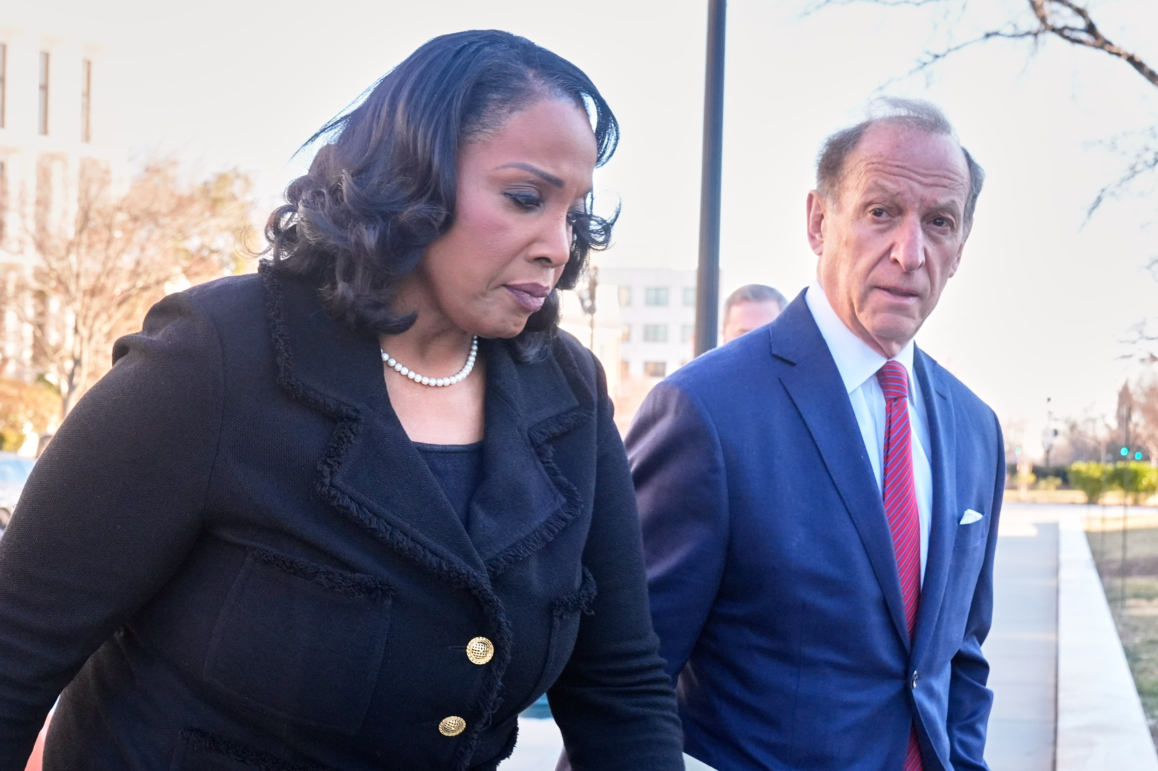 Corte Suprema de EEUU se muestra dispuesta a mantener en su puesto a ...