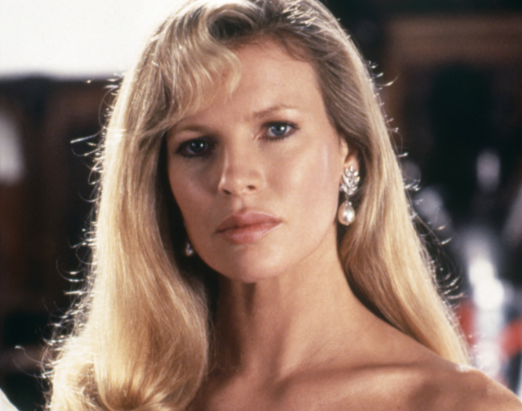 'Batman' legend Kim Basinger, 72, is a beautiful blonde grandma who has ...
