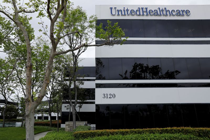 UnitedHealth to offer rebates to its Obamacare customers