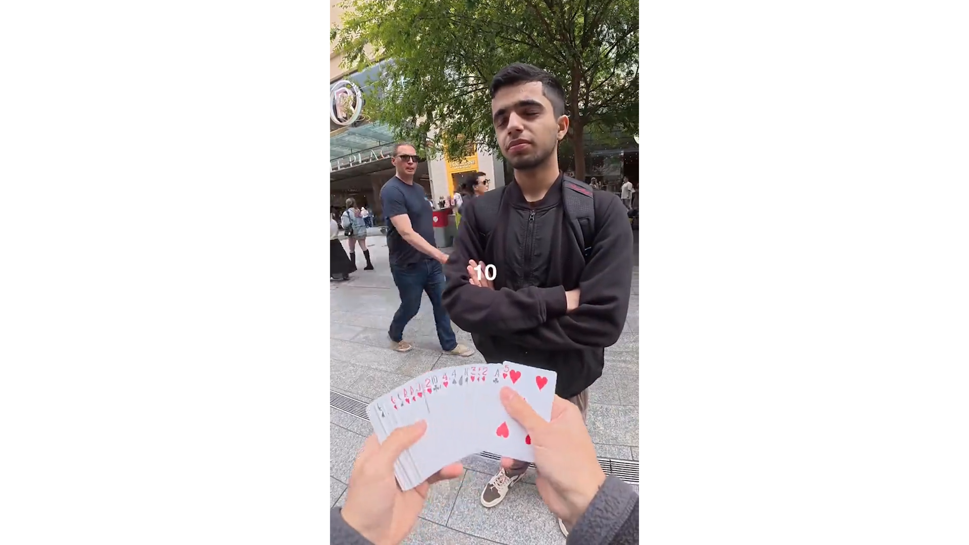 Magician shows math genius that magic is not about probabilities