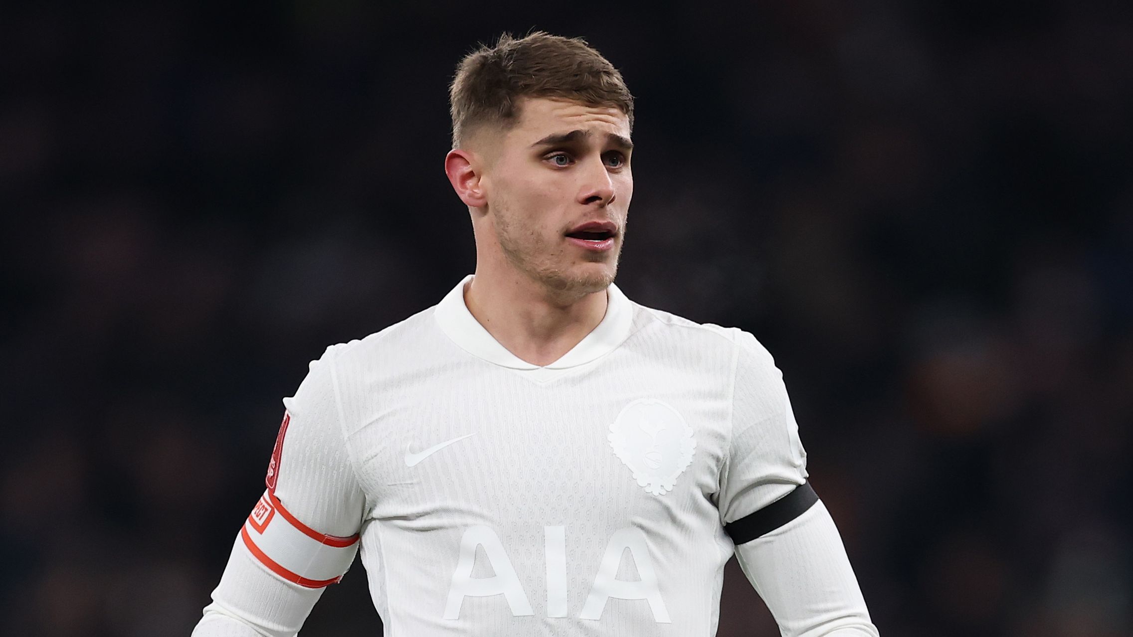 Liverpool finally step up their centre-back search! Micky van de Ven of ...