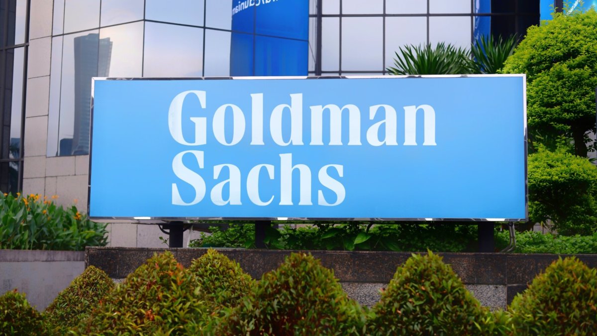 Goldman Sachs exits Apple Card partnership, raises dividend by 50%