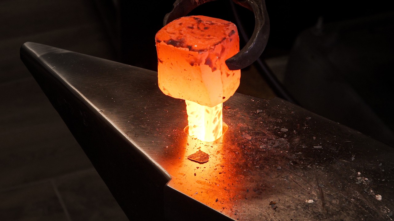 Forging a stake anvil from a rusty and abused sledgehammer