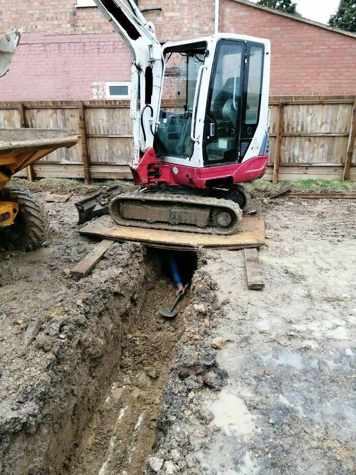 Redditors share 18 of the worst work safety examples ever