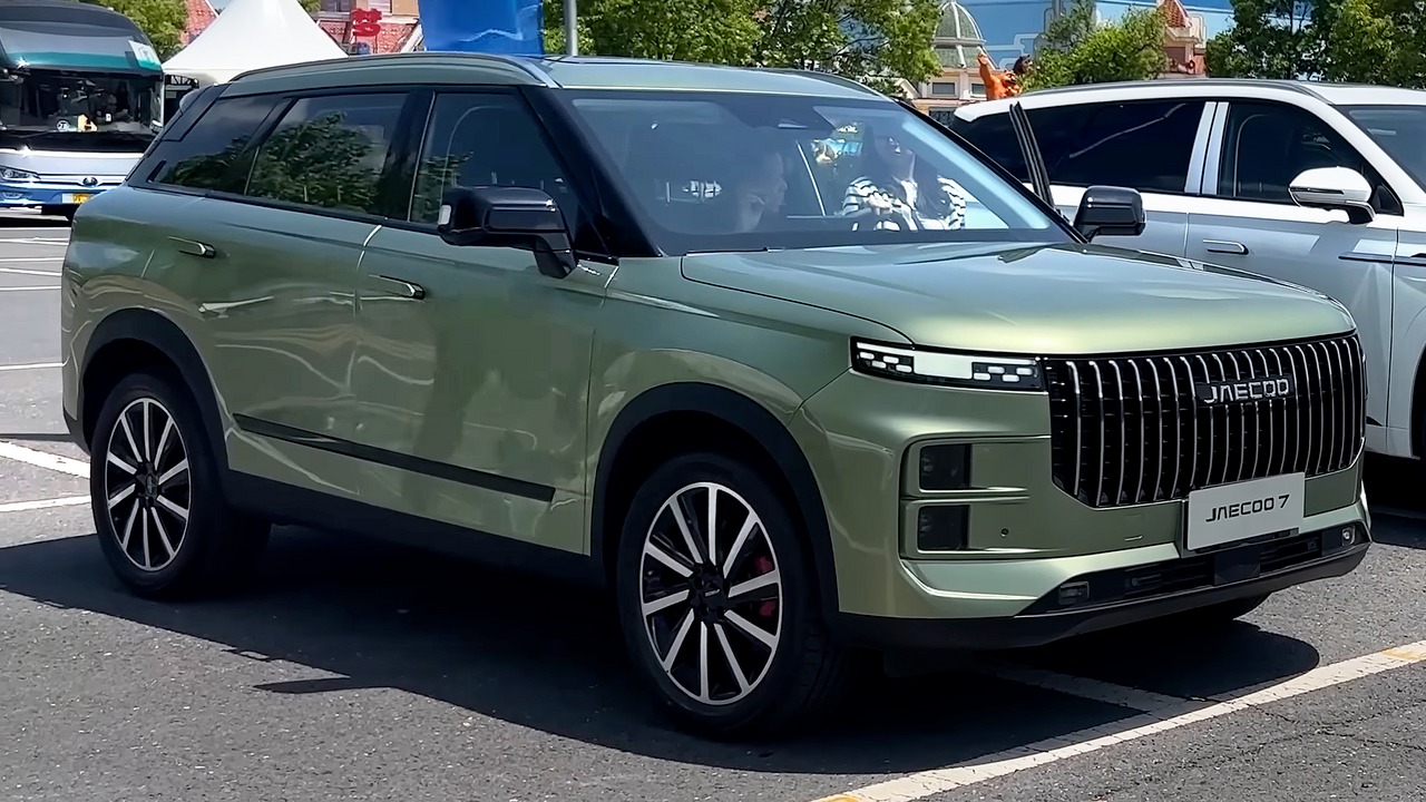 Meet the $40k Temu Range Rover that's taking over Britain