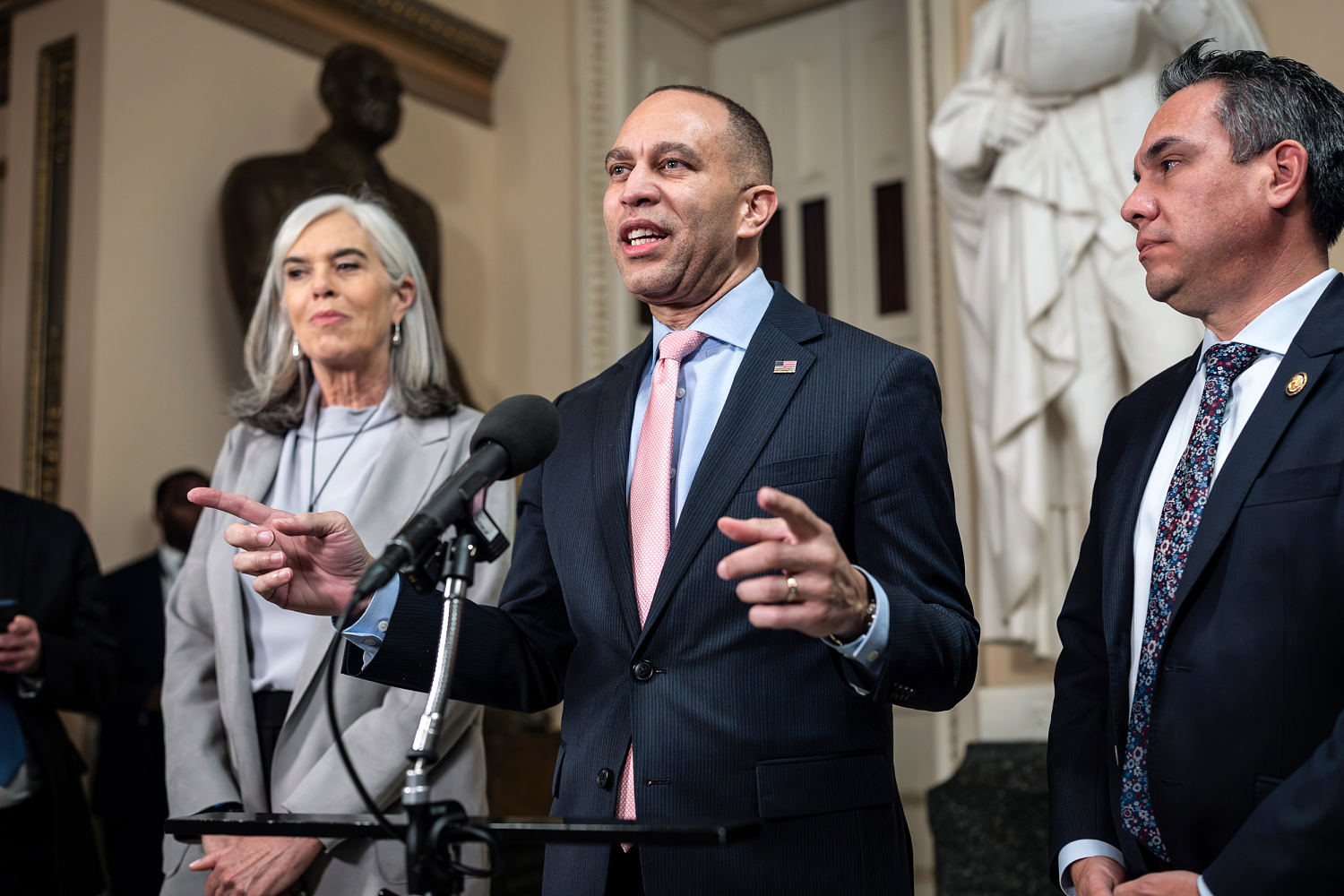 House Democratic leaders will oppose DHS funding bill as party rages ...