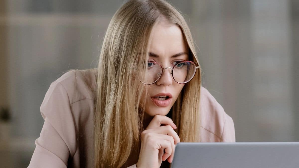 15 bad money habits holding people back