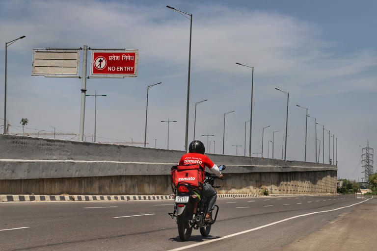 Eternal CEO Deepinder Goyal hands over reins to Blinkit chief as quick ...