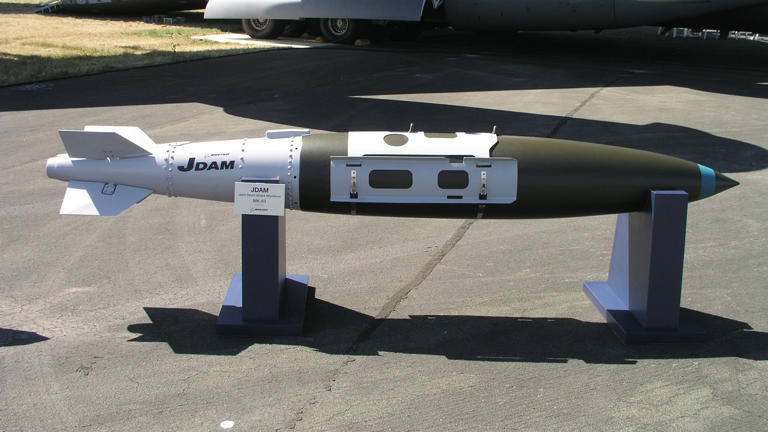 JDAM kits: How the US Navy and Air Force make “dumb” bombs smart