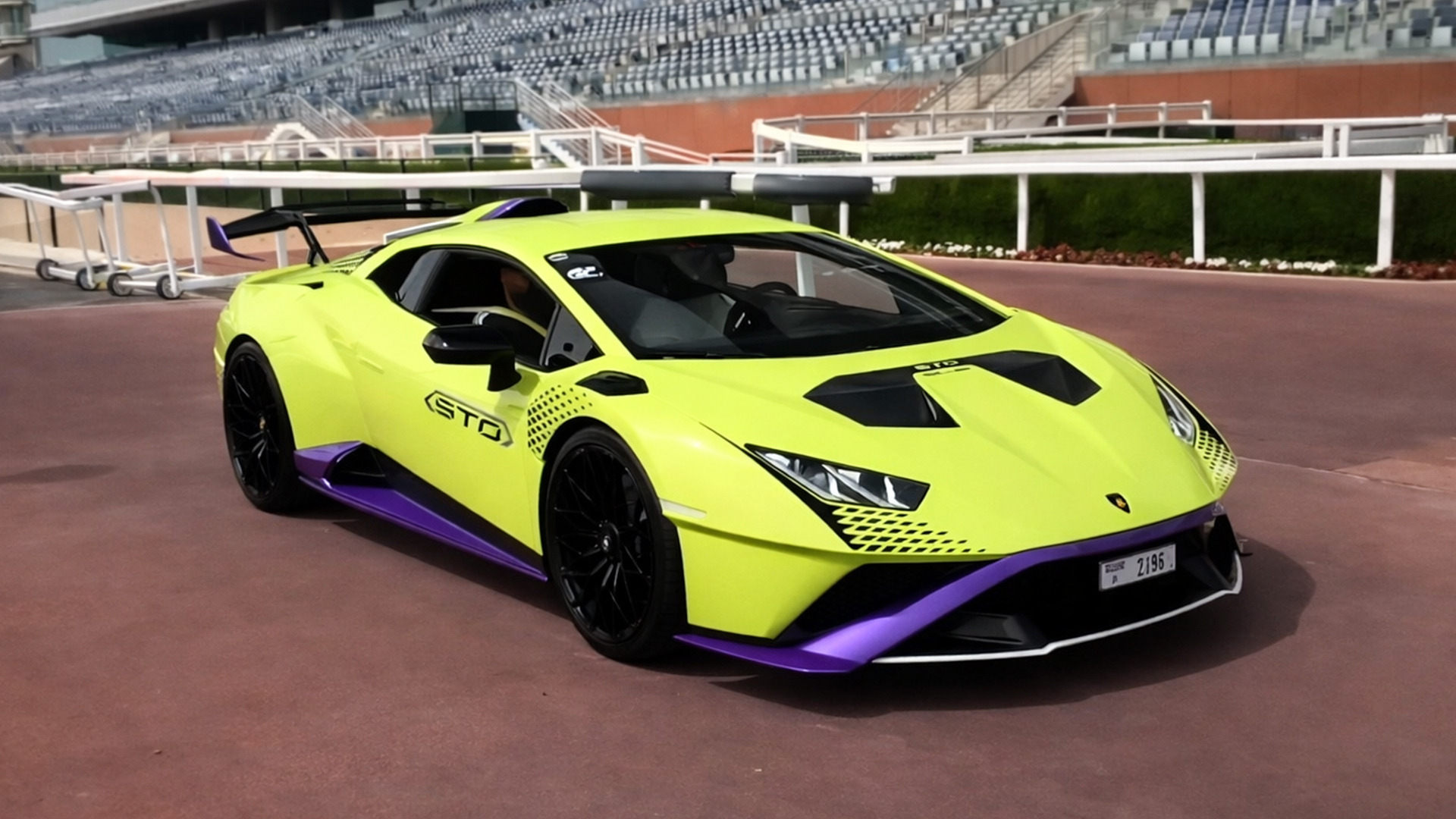 Lamborghini Huracán STO spotted with bold color
