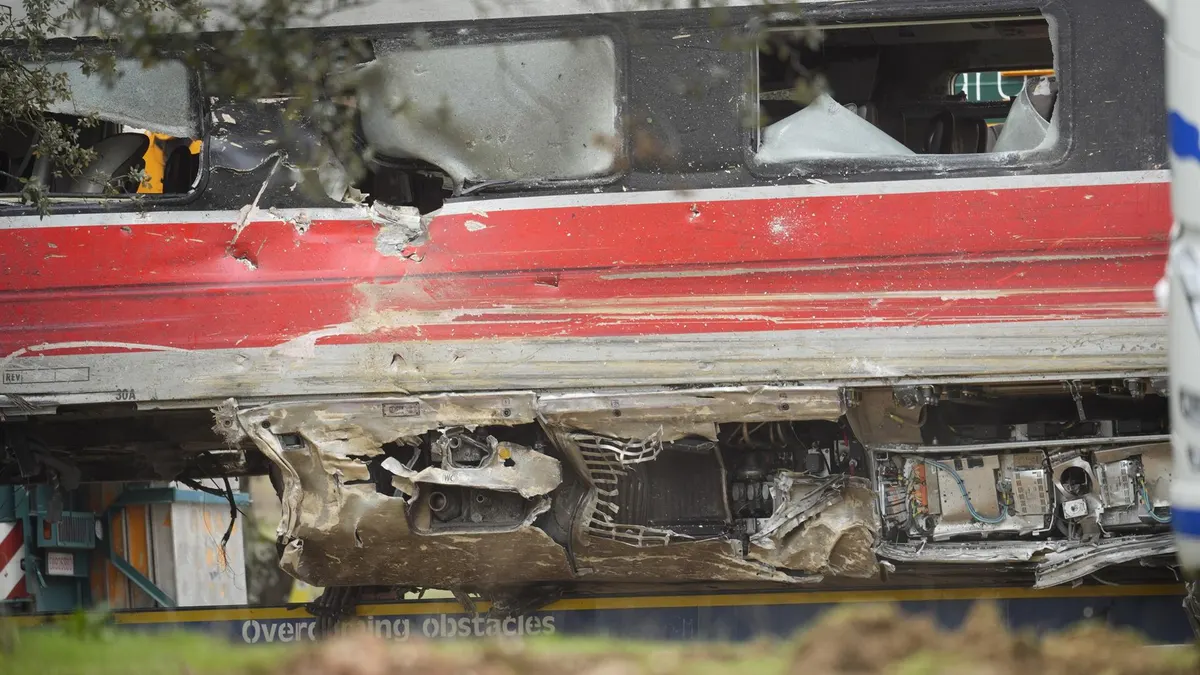 Una interventora del Alvia alertó al centro de mando de Atocha: "Tengo ...
