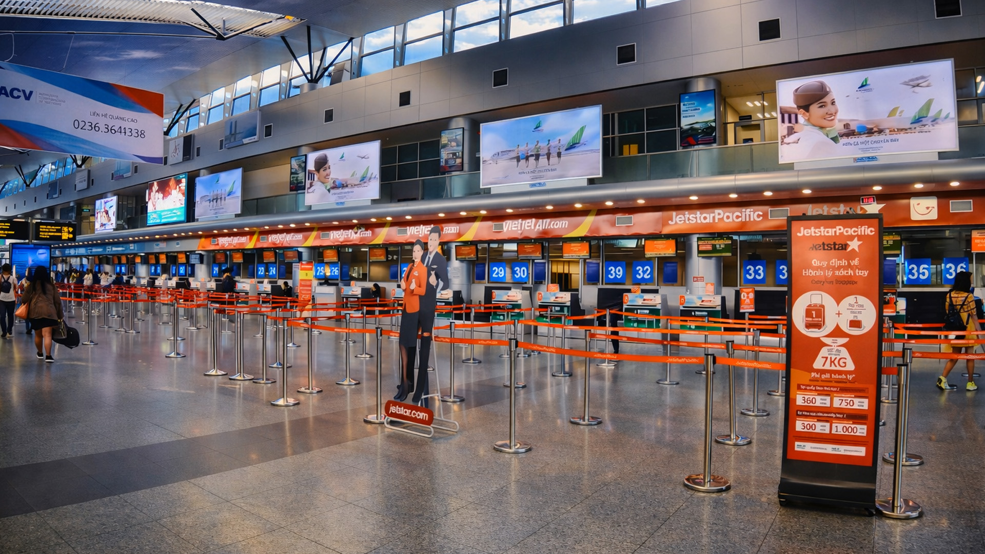 What is Da Nang International Airport like inside?