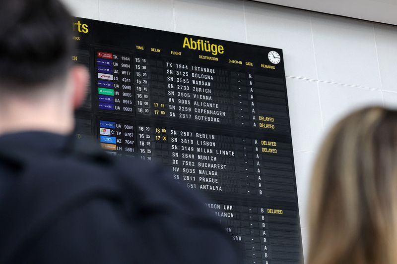 EU parliament votes to retain three-hour limit for flight delay ...