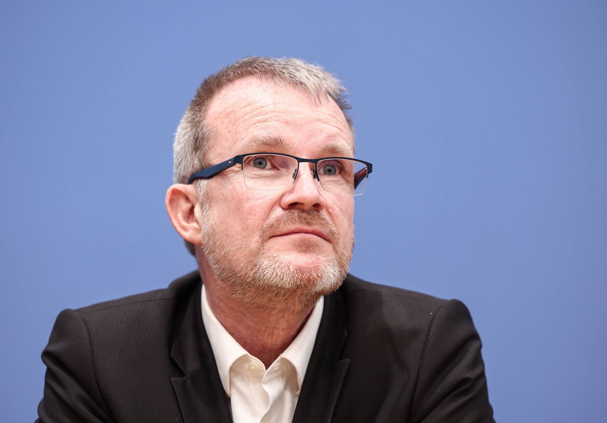 Hoher Krankenstand: TK-Chef nimmt Unternehmen in die Verantwortung