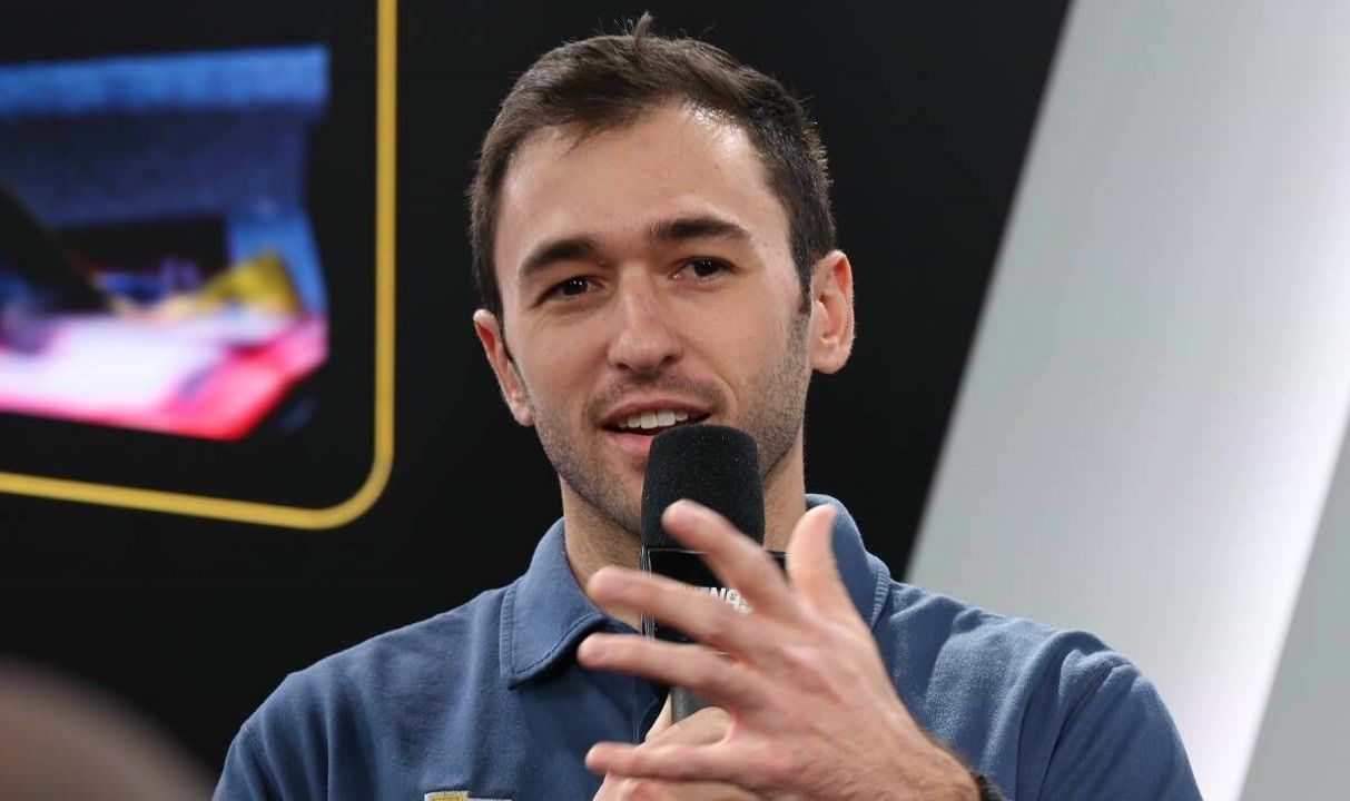 Chase Elliott details unique connection with Dale Earnhardt Jr.