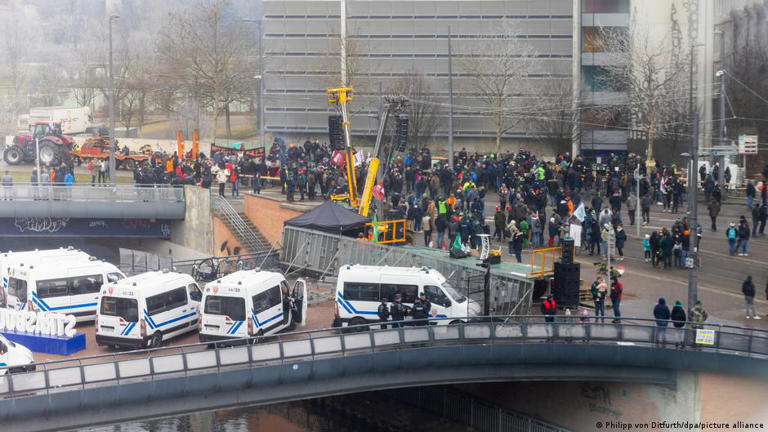 European Parliament votes to delay Mercosur deal in court