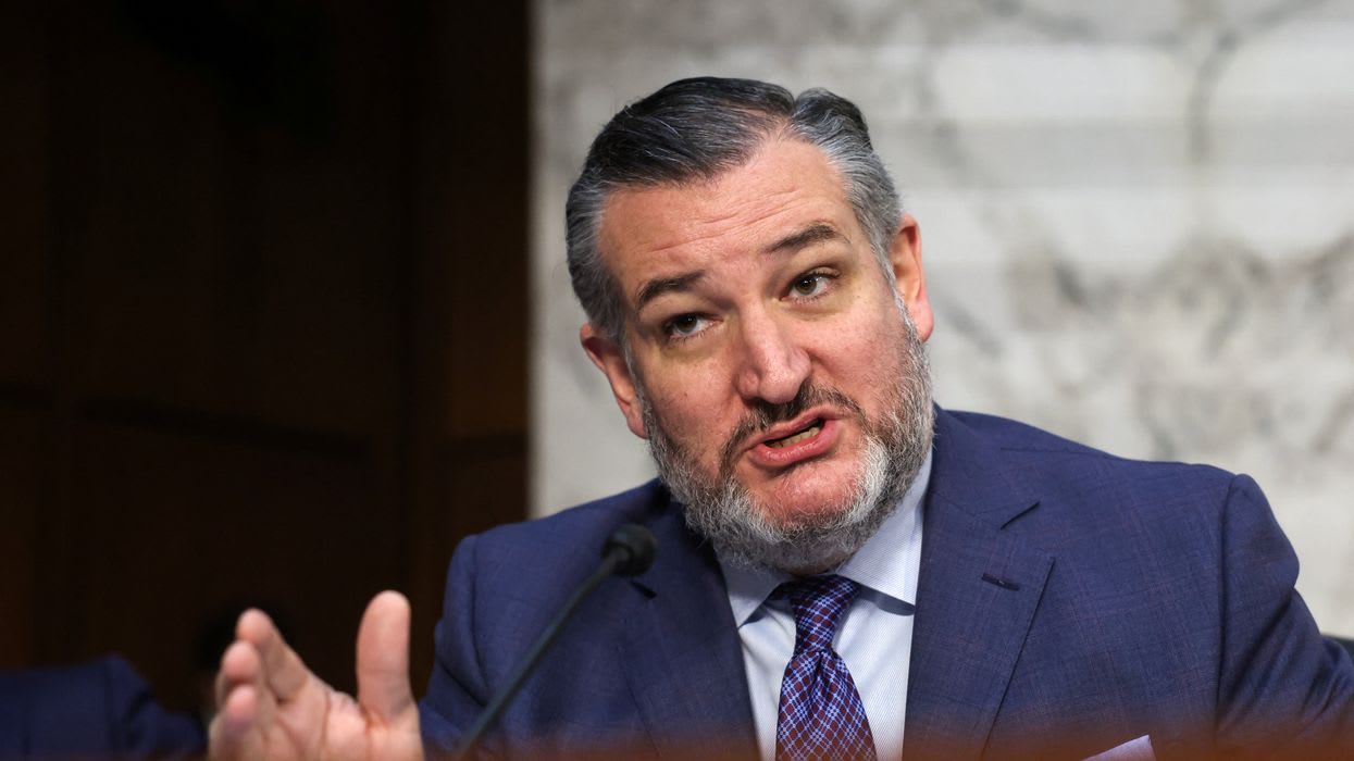 Ted Cruz photographed fleeing Texas for Laguna Beach ahead of rare freeze