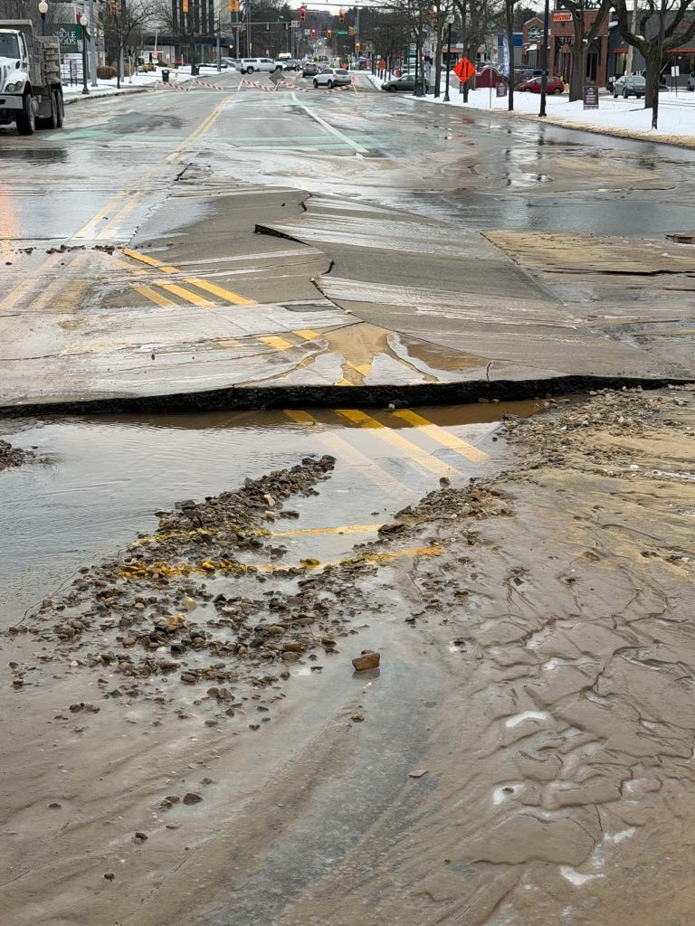 Water main break shuts down West Market Street in Wallhaven