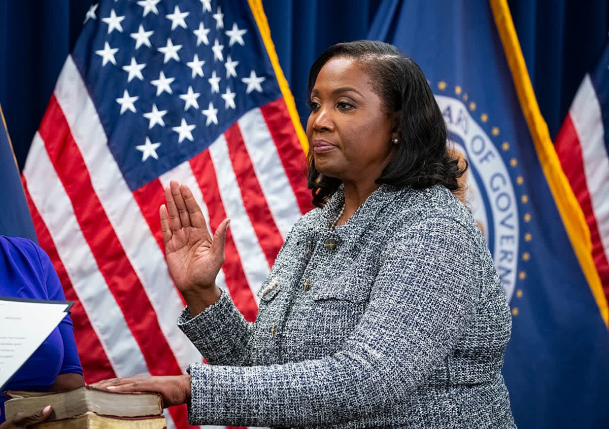 Trump's move to fire Federal Reserve governor on social media comes ...