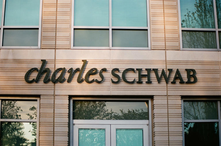 Schwab’s profit jumps on surge in brokerage activity