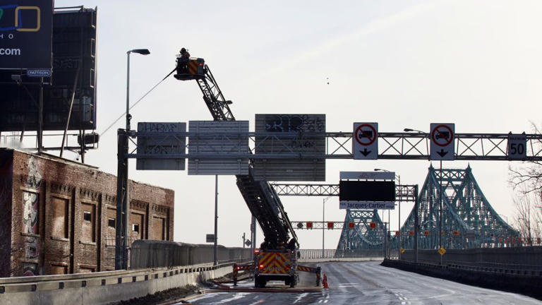 Update: Jacques-Cartier Bridge reopens after major fire in adjacent ...