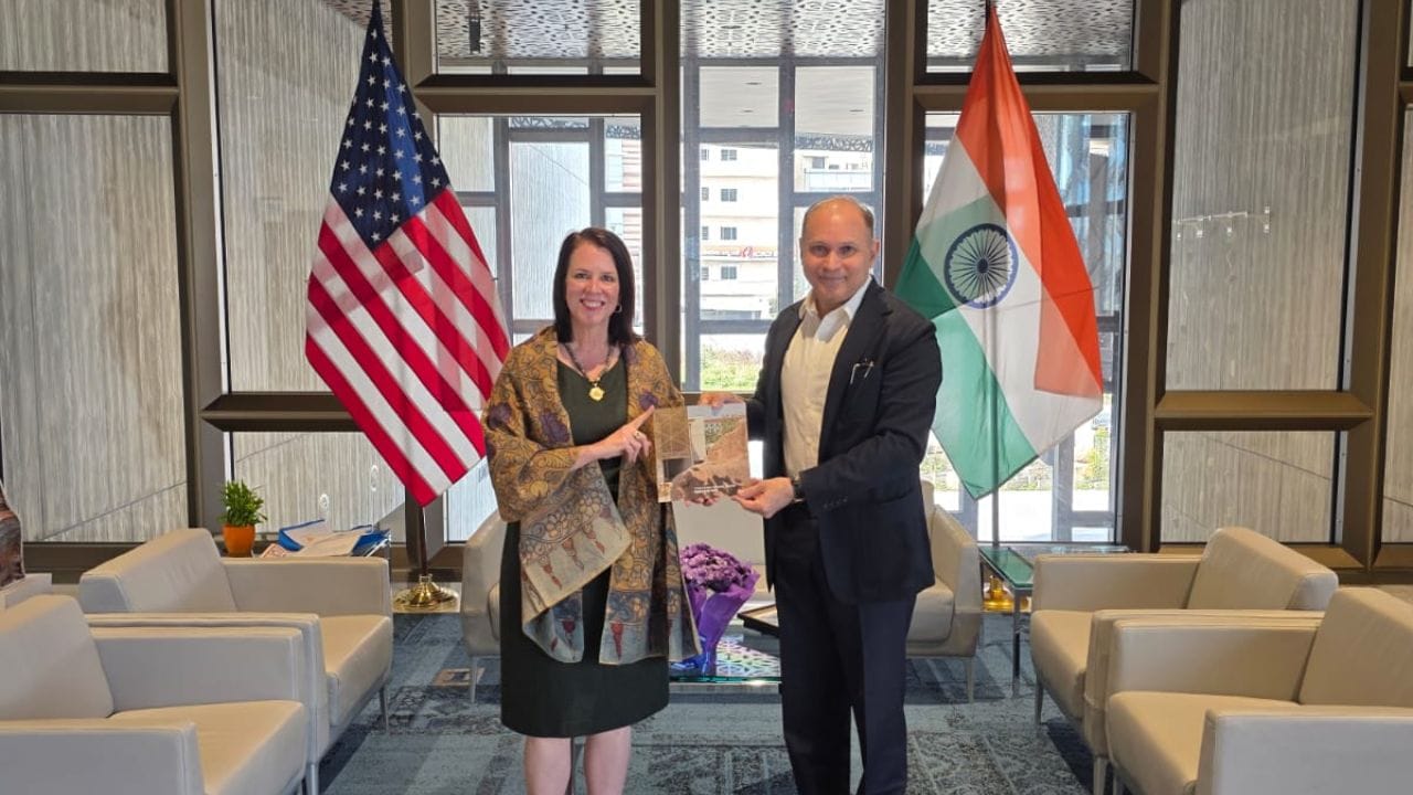 Dr. Nawab Mir Nasir Ali Khan holds diplomatic meeting with US Consul ...