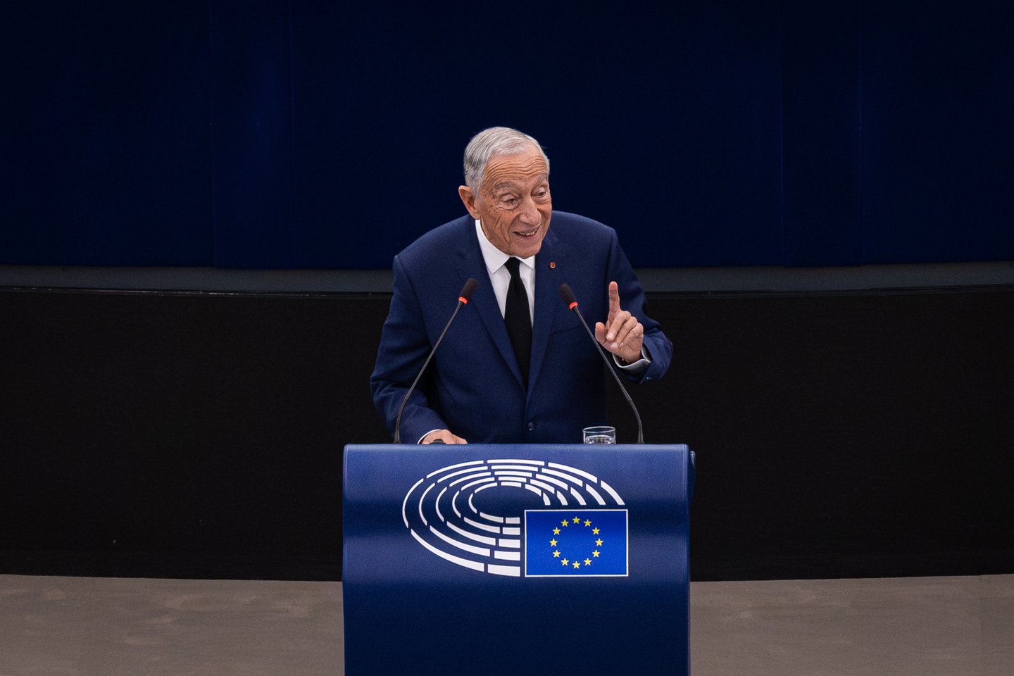 Marcelo deixa recados a Ventura e Trump na Europa