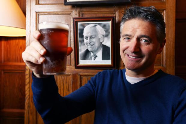 Tom Chambers honours John Thaw and visits city's Inspector Morse Bar
