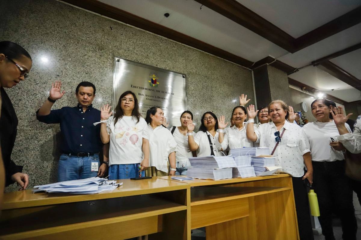 Trillanes, civil society group accuse Duterte of plunder