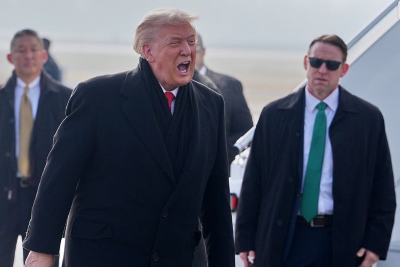 Air Force One malfunction is second in 4 months as Trump forced to ...