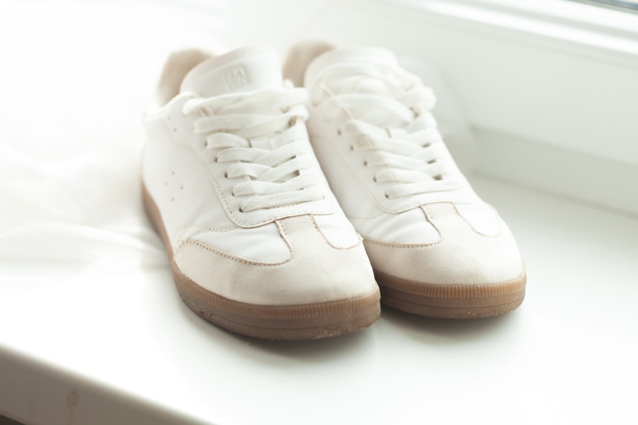 You're wasting money on pricey trainer cleaners – this tiny £6 sponge ...