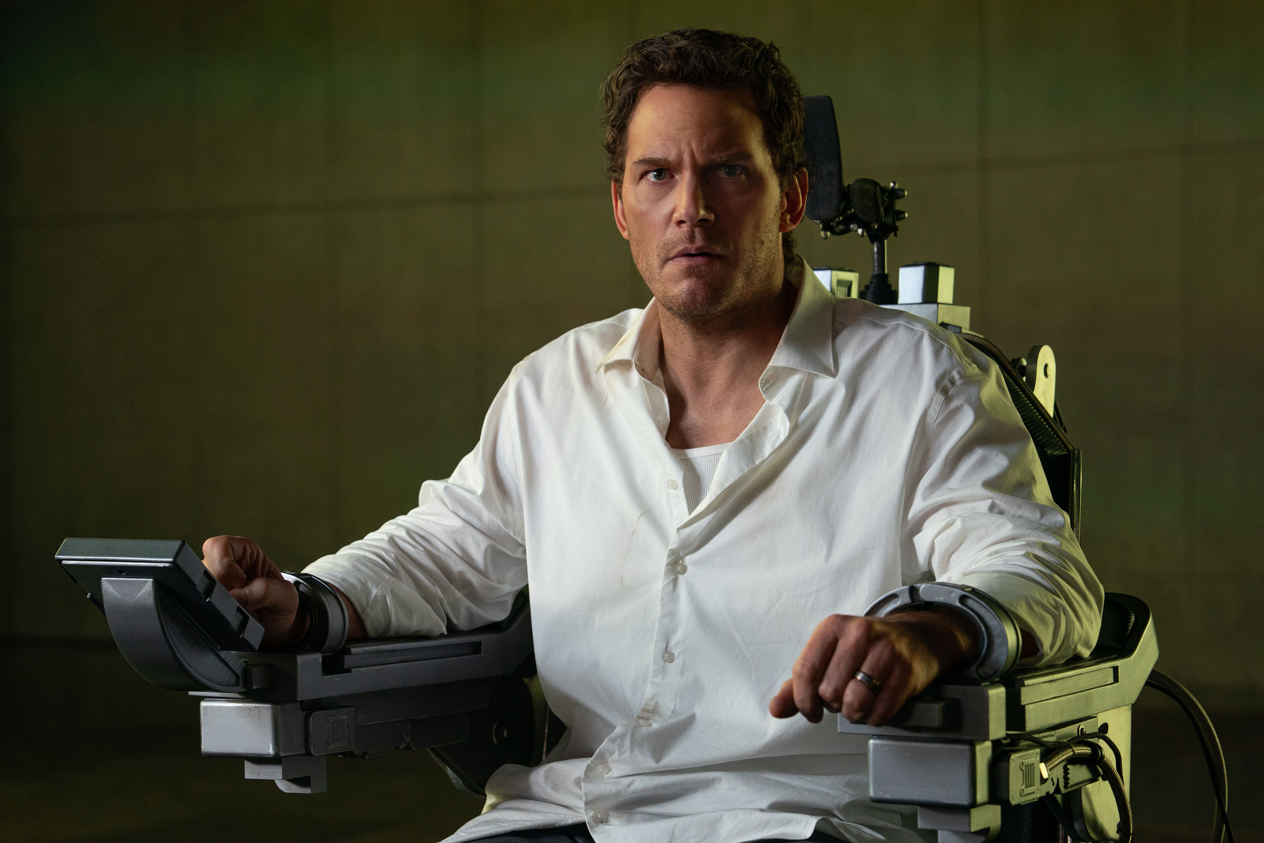 'Mercy' review: Chris Pratt faces Rebecca Ferguson's AI judge in clever ...