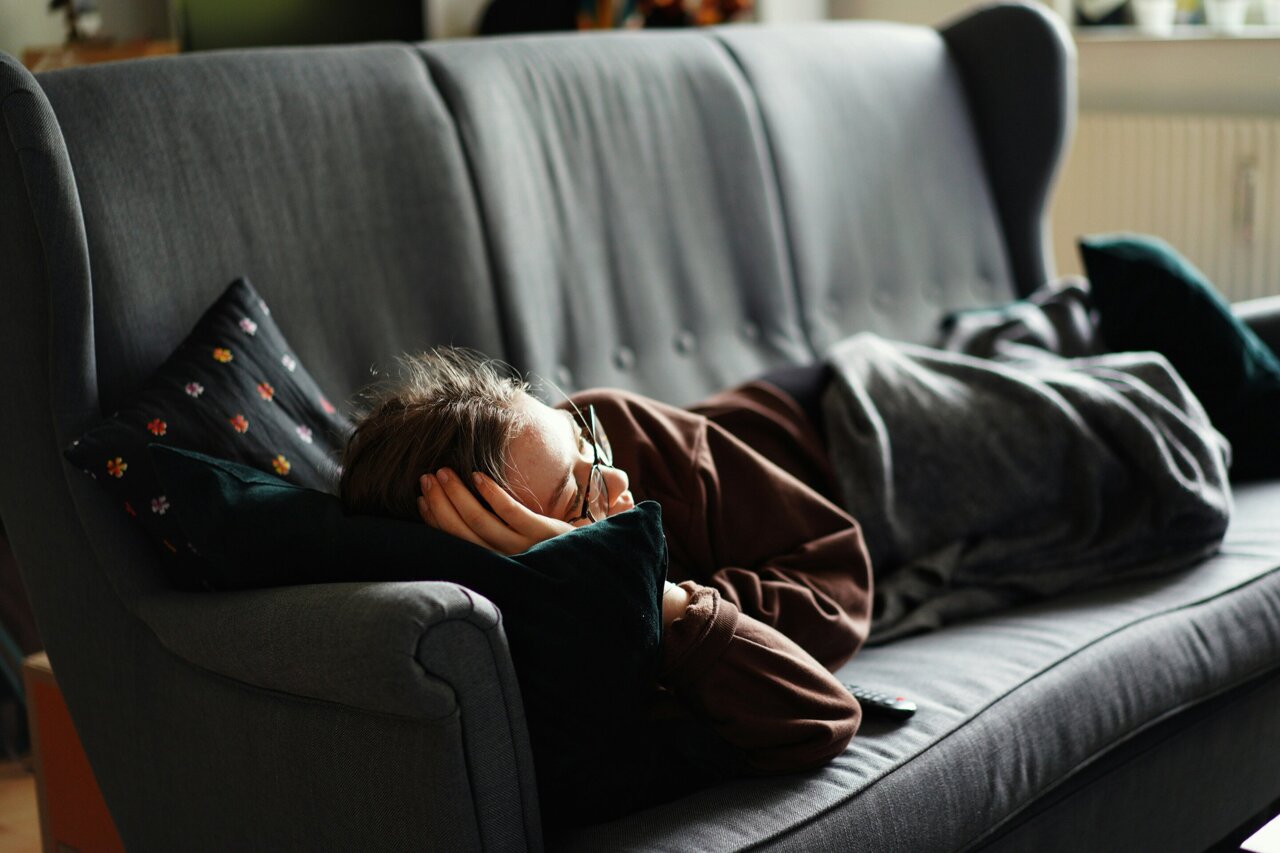 People with 'binge-watching addiction' are more likely to be lonely ...